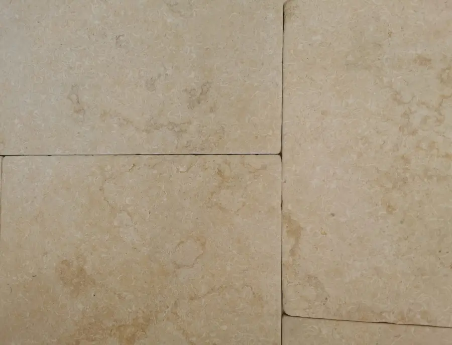 Margelle de piscine en pierre Selena Bord droit chanfrein - Prix